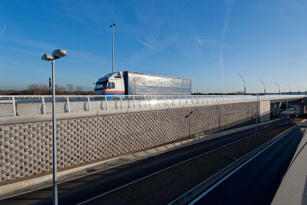 KEYSTONE COMPAC® STRUCTURAL RETAINING WALL BLOCK | Montano Sand and ...